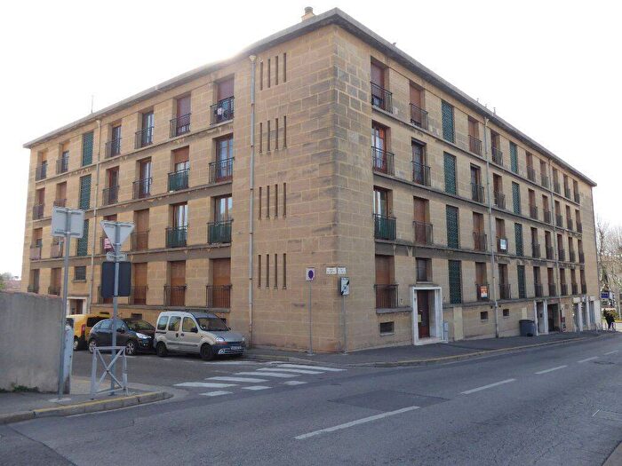 Les Viougues, Salon-de-Provence : Appartement 1 pièce à louer