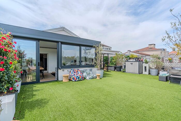 Appartement à louer - Bussy-Saint-Georges, Centre-ville - 5 pièces - 3 chambres