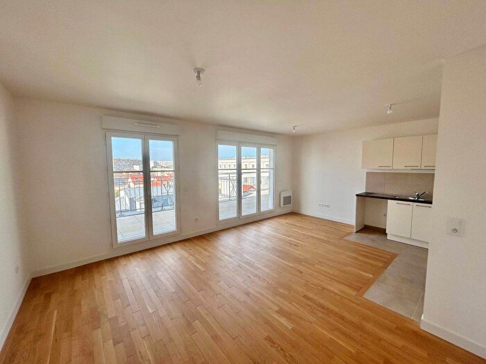 Rueil sur Seine-Plaine-Gare, Rueil-Malmaison : Appartement 4 pièces à louer