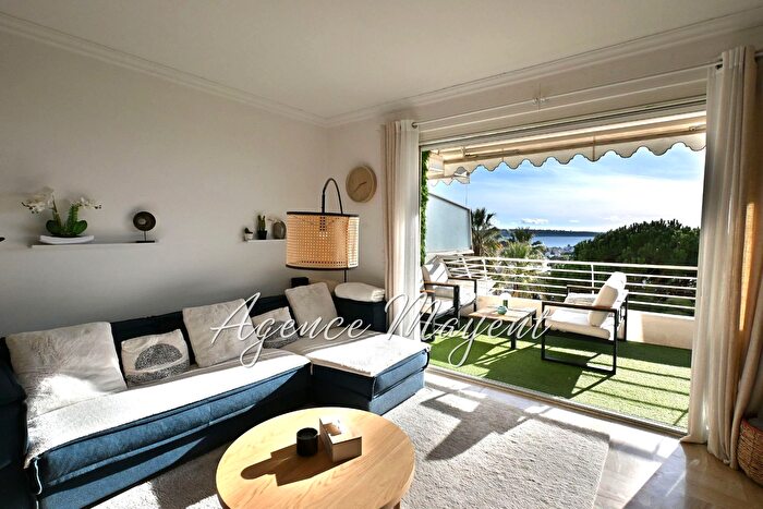 Cannes, Californie Pezou - Appartement 3 pièces à vendre