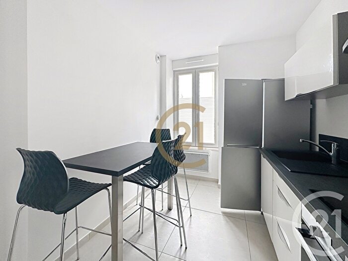Appartement à louer - Belfort, Centre-ville, Fb de Montbéliard - 1 pièce