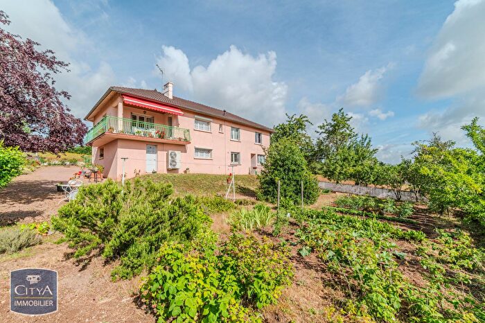 La Pacaudière : Maison 7 pièces à vendre