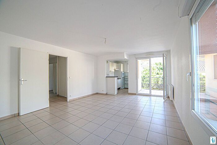 Habitat Ancien, Canteleu : Appartement 3 pièces à louer
