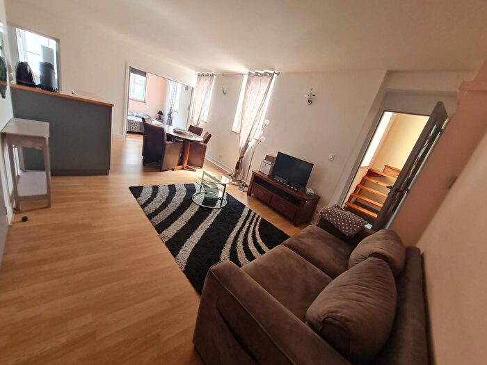 Appartement à louer - Angouleme - 3 pièces - 2 chambres