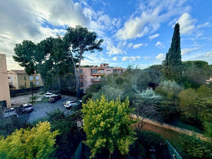 Appartement à louer - Les Picotieres-Poussaraque-La Milhiere, Sanary-sur-Mer - 2 pièces - 2 chambres