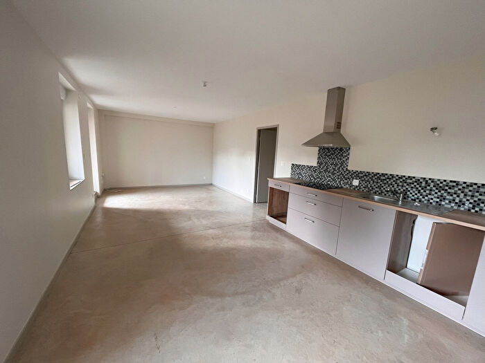 Montceau-les-Mines, Centre-ville : Appartement 4 pièces à louer