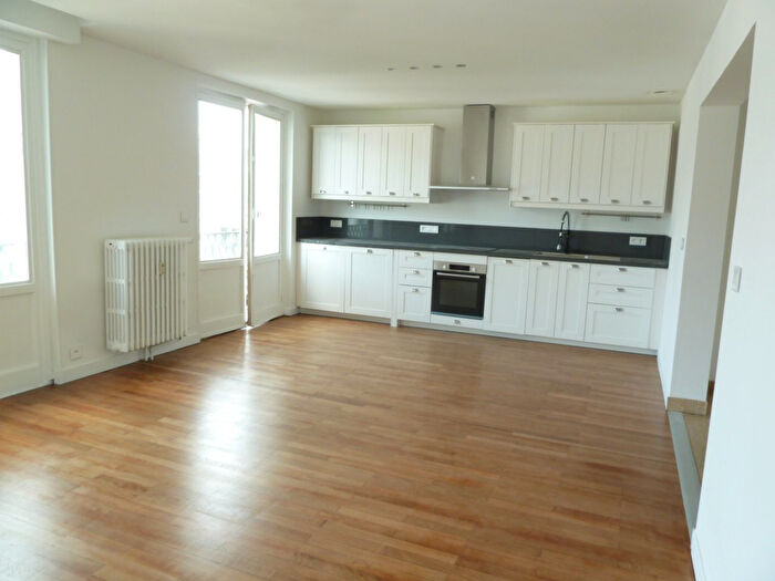 Appartement à louer - Chambéry, Centre-ville - 2 pièces - 1 chambre