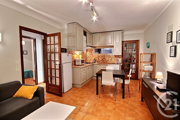 Appartement à louer - Antibes, Rastines, Super Antibes, Laval, La Fontonne - 3 pièces - 2 chambres