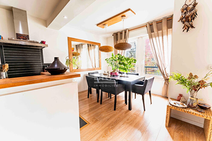 Appartement à vendre - Saint-Denis, La Plaine Saint-Denis - 4 pièces - 3 chambres