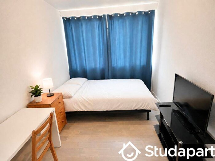 Appartement 1 pièce à louer à Village, Évry-Courcouronnes