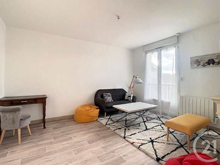 Appartement à louer - Compiègne - 2 pièces - 1 chambre