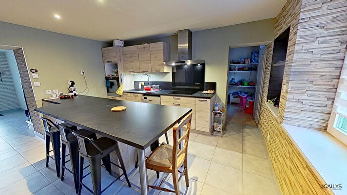 Maison à vendre - Void-Vacon - 7 pièces - 5 chambres