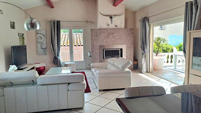 Maison à vendre - Arles, Trinquetaille - 5 pièces - 4 chambres