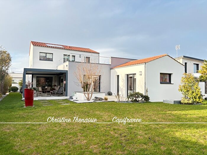 Maison à vendre - Saint-Gilles-Croix-de-Vie - 6 pièces - 4 chambres