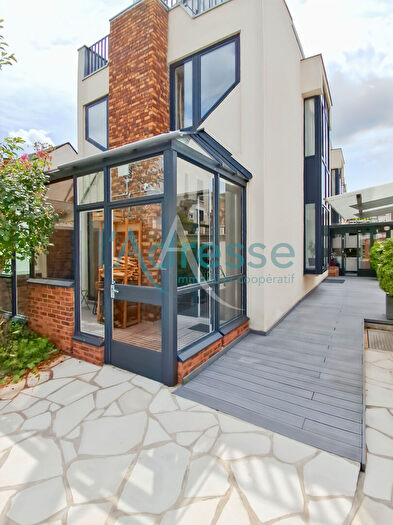 Maison 7 pièces à Suresnes, Liberté, à vendre