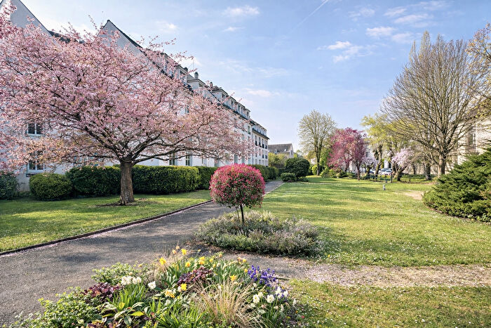 Appartement à vendre - Senlis - 6 pièces - 5 chambres