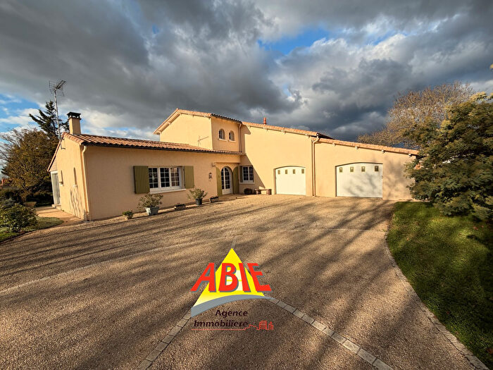 Maison à vendre - Benet - 7 pièces - 4 chambres