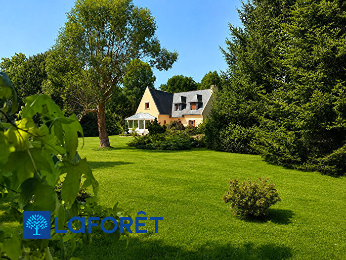 Maison 6 pièces à Saint-Caradec-Trégomel, à vendre