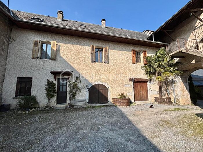 Maison 10 pièces à Sainte-Hélène-du-Lac, à vendre
