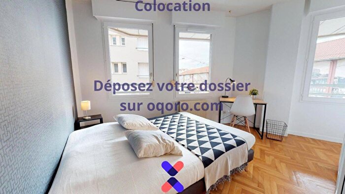 Appartement à louer - Montchat, Lyon ème arrondissement - 6 pièces - 5 chambres