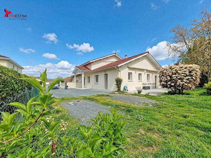 Maison à vendre - Sury-le-Comtal - 6 pièces - 4 chambres