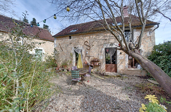 Maison 9 pièces à Sougères-en-Puisaye, à vendre