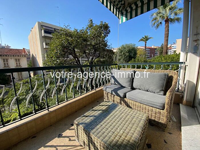 Nice, Poètes : Appartement 3 pièces à louer