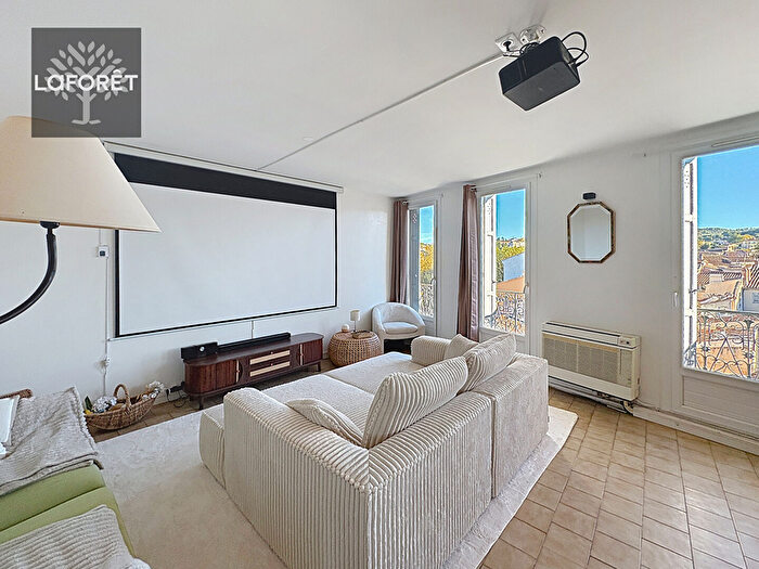 Salon-de-Provence, Centre-ville : Appartement 2 pièces à louer