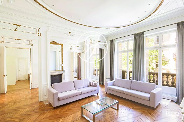 Appartement 6 pièces à vendre à Paris 16ème, Auteuil-Nord, Jasmin, Mirabeau
