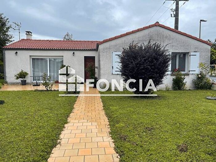 Maison à louer - Saint Florent, Niort - 5 pièces - 3 chambres