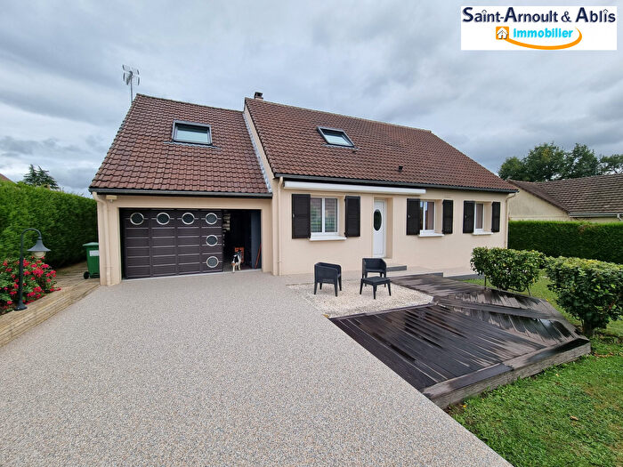 Maison 6 pièces à Saint-Arnoult-en-Yvelines, à vendre