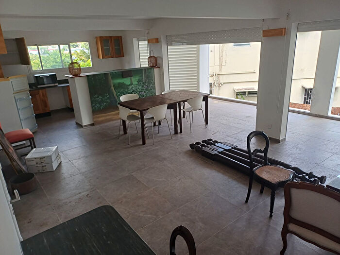 Appartement à louer - Fort-de-France - 4 pièces - 3 chambres