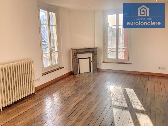 Appartement à louer - Sainte-Savine - 3 pièces - 2 chambres