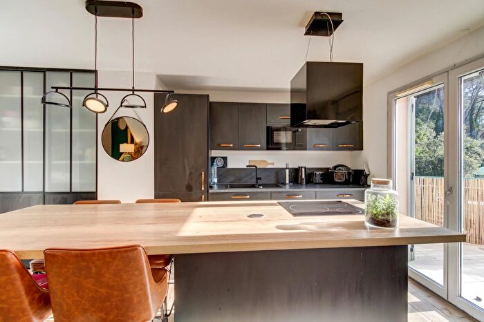 Appartement à vendre - Saint-Blaise - 3 pièces - 2 chambres