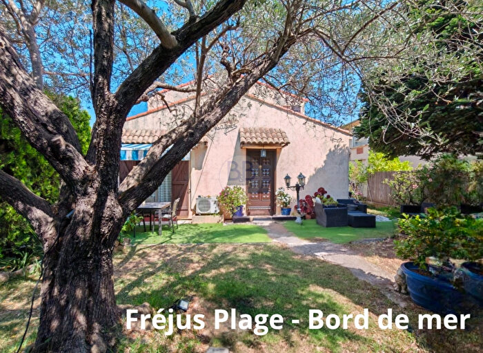 Maison à vendre - Fréjus - 5 pièces - 4 chambres