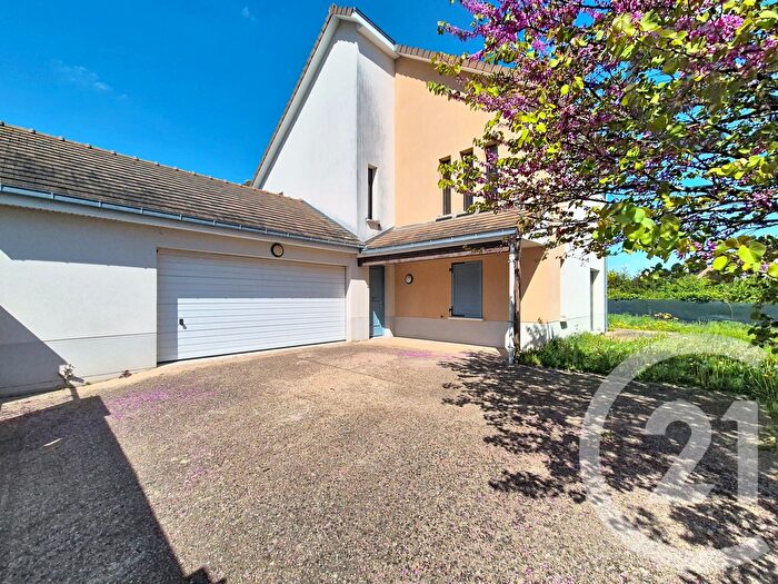 Maison 4 pièces à Montereau-Fault-Yonne, Ville haute, à louer