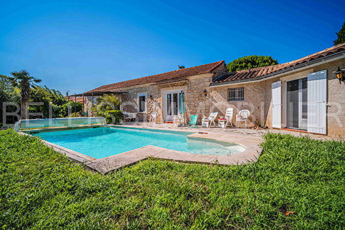 Maison à vendre - Fontvieille - 5 pièces - 3 chambres