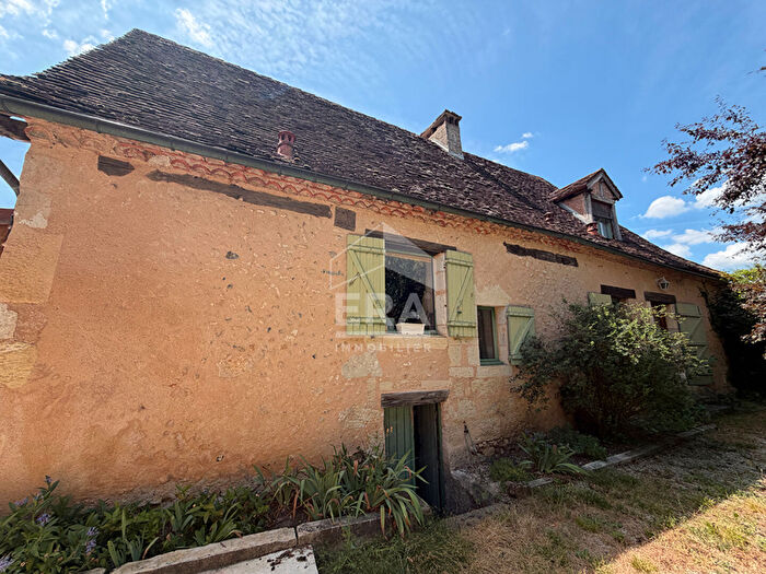Maison 9 pièces à Saint-Pierre-de-Chignac, à vendre