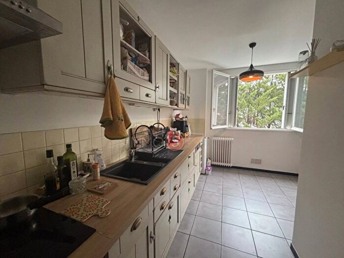 Appartement à louer - Les Pavillons-sous-Bois - 3 pièces - 2 chambres