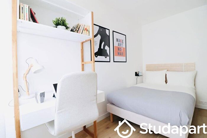 Appartement à louer - Musiciens, Thiers, Nice - 1 pièce - 5 chambres