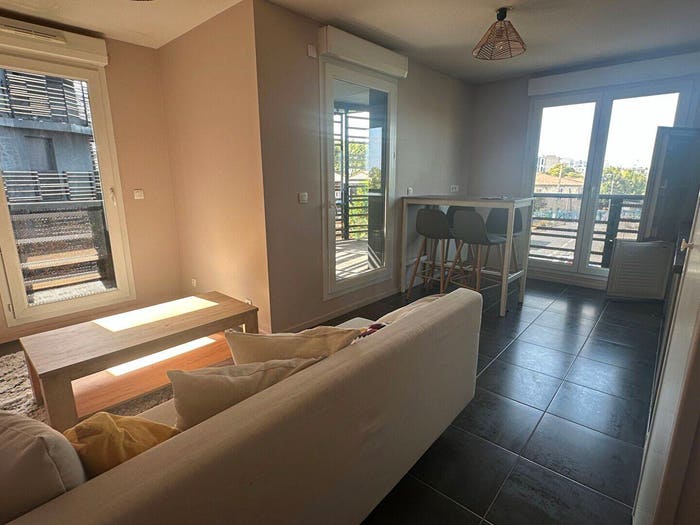 Appartement 2 pièces à louer à Bas Cenon-cours Verdun-Testaud