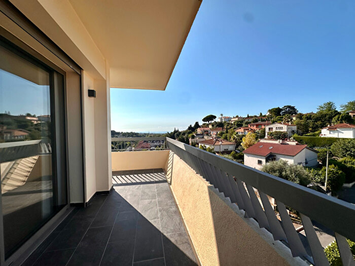 Appartement à vendre - Vence, La Sine, La Plus Basse Sine - 4 pièces - 3 chambres