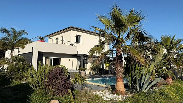 Maison à vendre - Santa-Lucia-di-Moriani - 5 pièces - 3 chambres