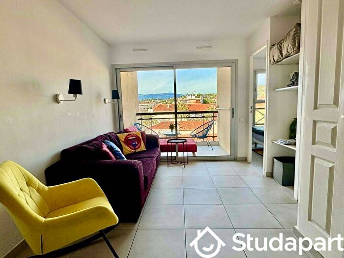 Appartement à louer - La Bocca, Cannes - 3 pièces - 1 chambre