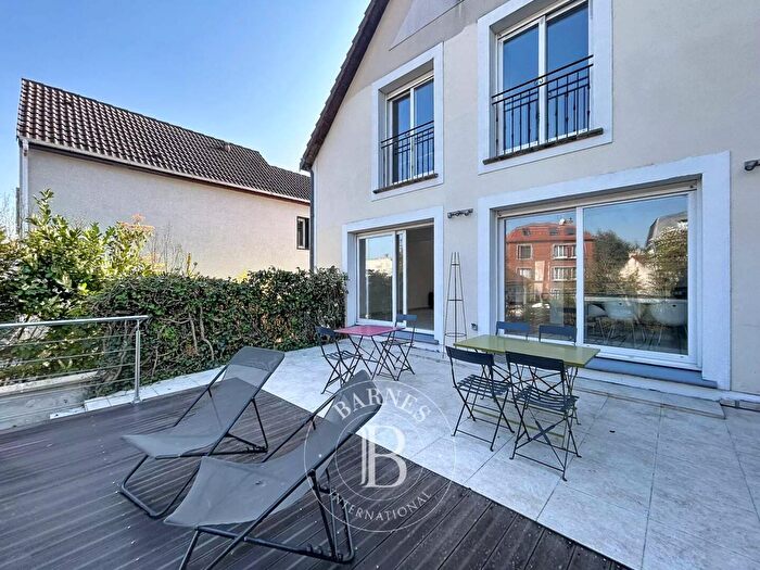 Maison à louer - Mont Valérien, Nanterre - 6 pièces - 4 chambres