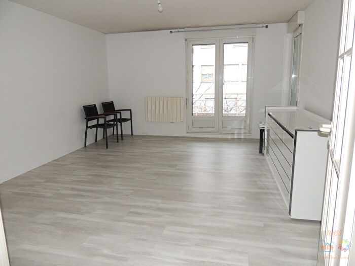 Appartement à louer - Strasbourg, Neudorf, Saint-Urbain, Landsberg - 3 pièces - 2 chambres