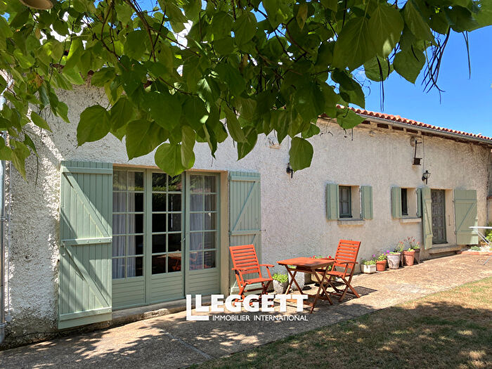 Maison 3 pièces à Luchapt, à vendre