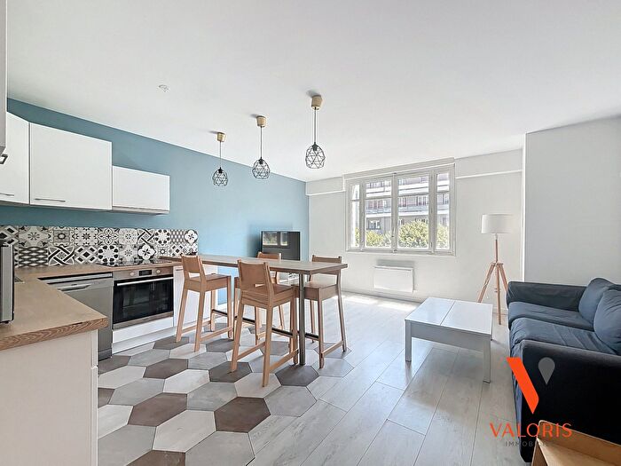 Appartement à louer - Grenoble - 5 pièces - 4 chambres