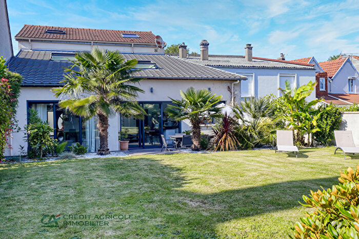 Maison à vendre - Le Havre, Tourneville, Haut-Graville, Mare au Clerc Acacias - 6 pièces - 5 chambres