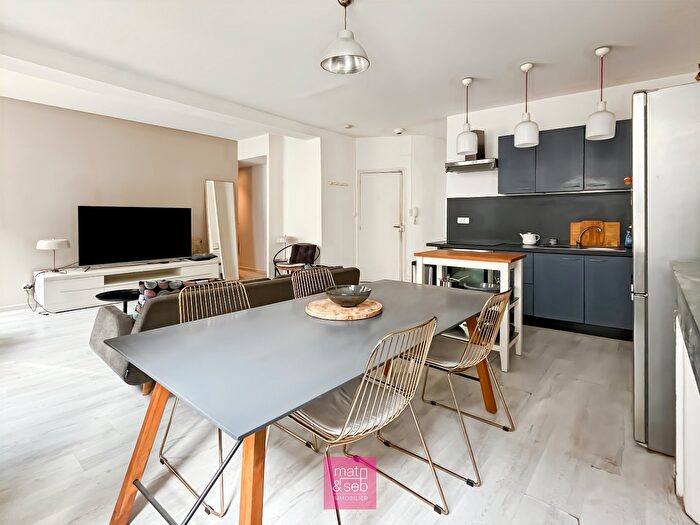 Appartement à vendre - Marseille er , Noailles - 3 pièces - 2 chambres